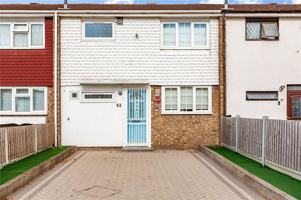 Rochester Way, Basildon, Essex, SS14 3 bed terraced house - £350,000