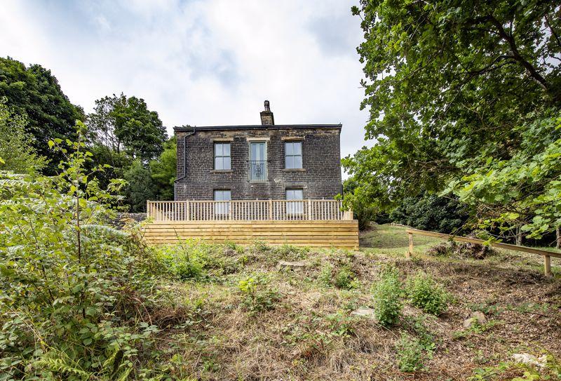 Milner Royd Lodge, Milner Royd... 2 bed detached house - £395,000