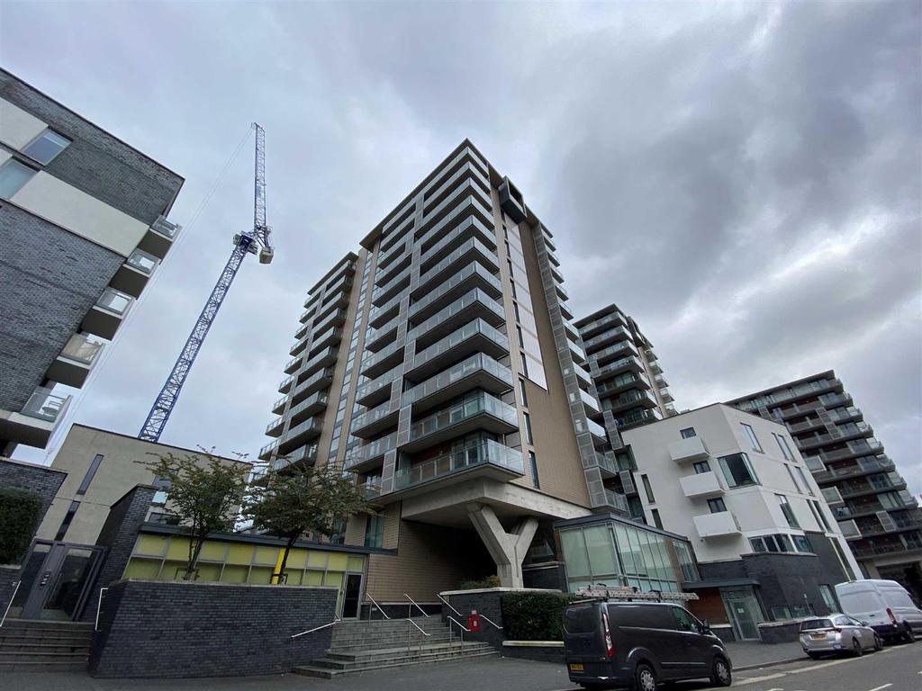 Spectrum, Block 12 Blackfriars Road... 2 bed flat - £1,100 pcm (£254 pw)