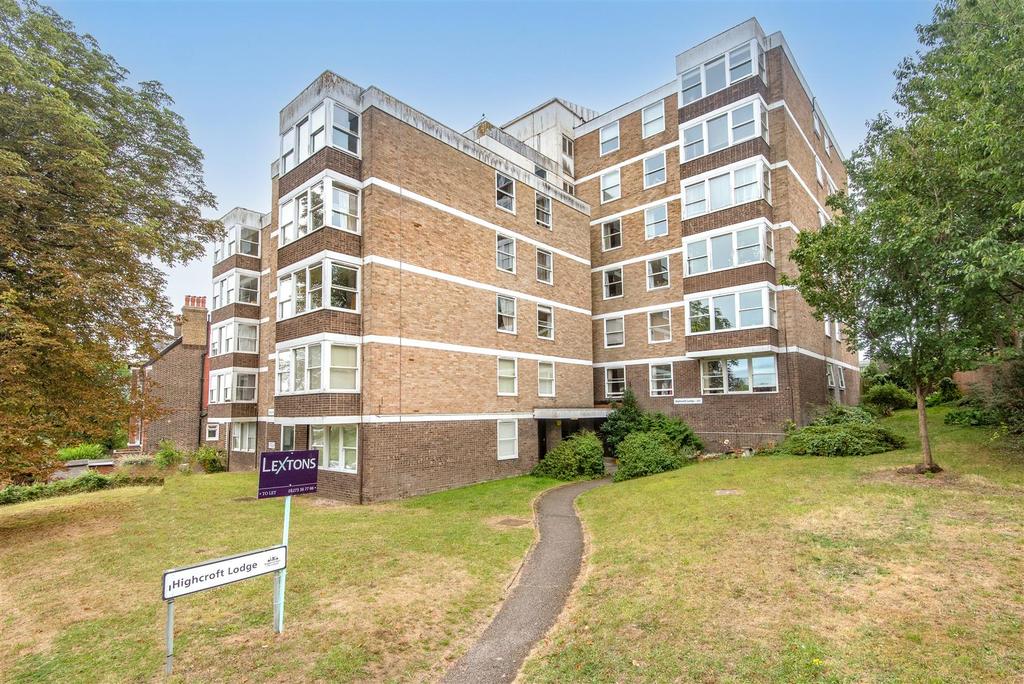 Highcroft Villas, Brighton BN1 2 bed flat - £1,450 pcm (£335 pw)