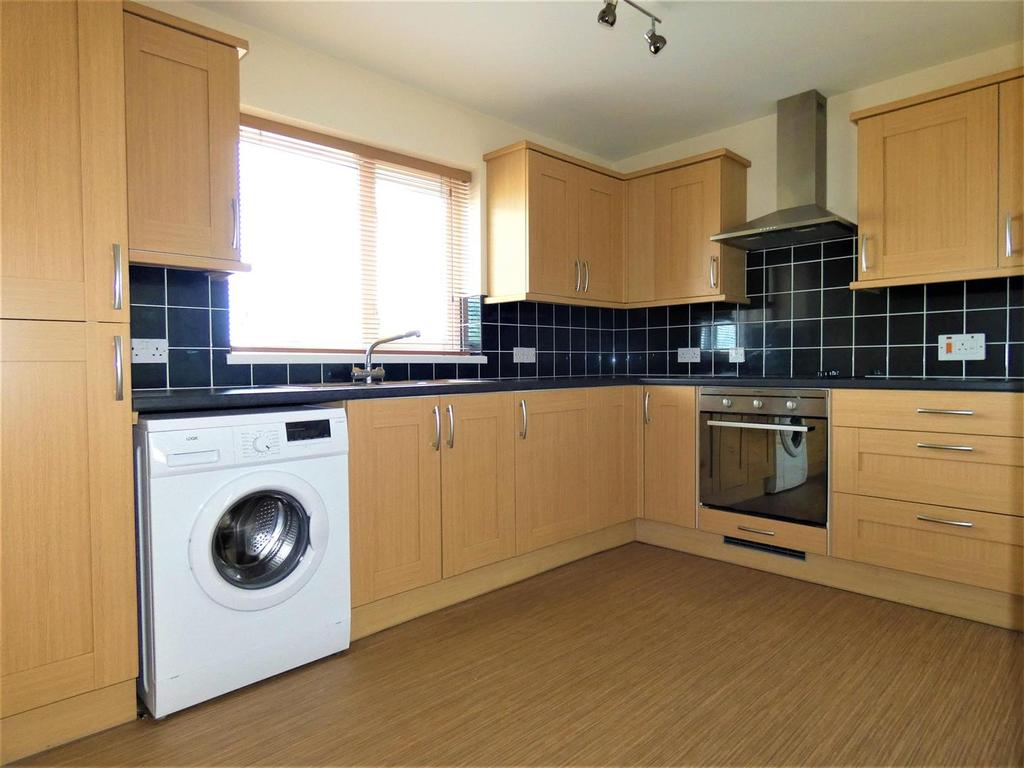 Hunday Court, Workington, CA14 3SL 2 bed flat - £55,000