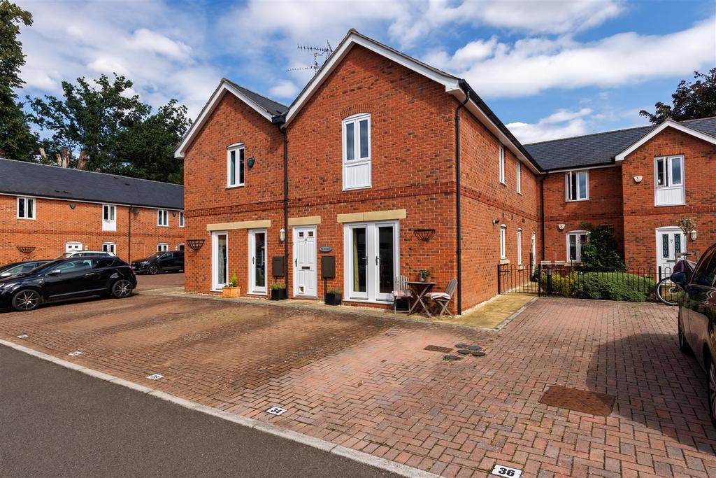 John Cullis Gardens, Leamington Spa 3 bed semi-detached house - £350,000