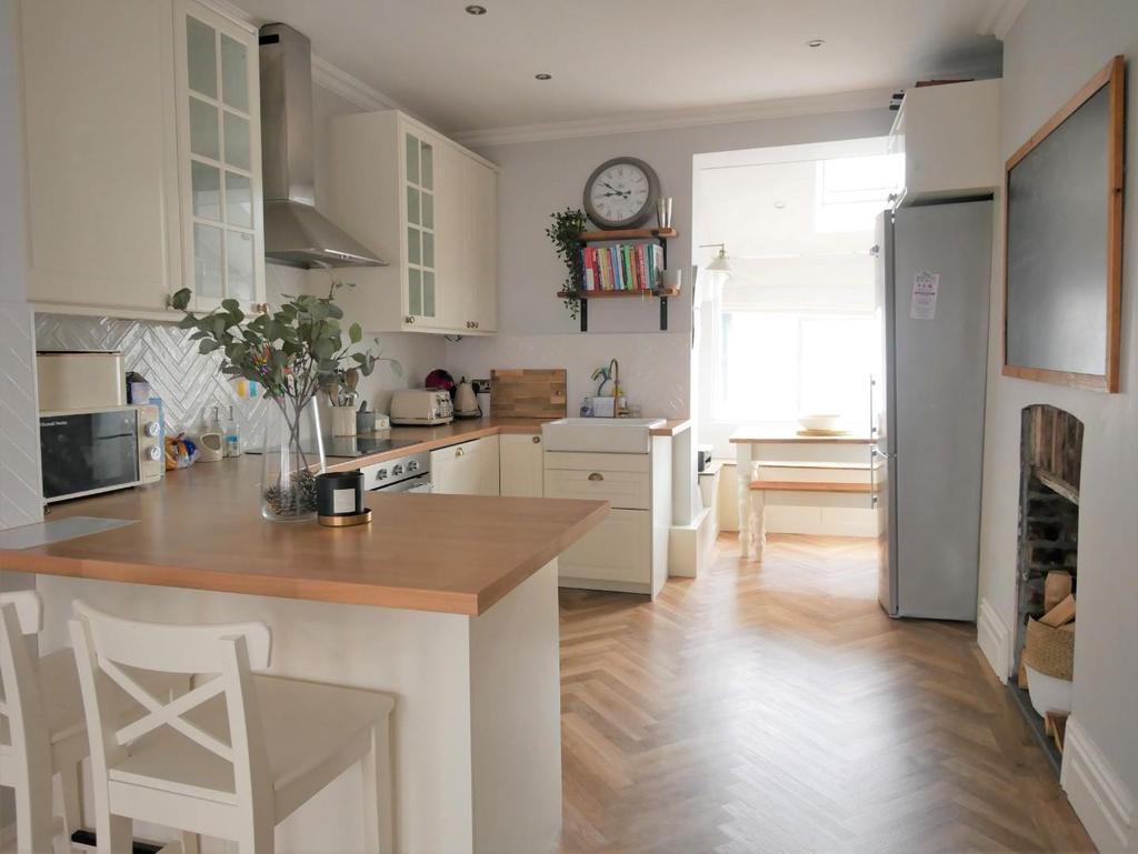 West Terrace, Penarth 4 bed end of terrace house - £495,000