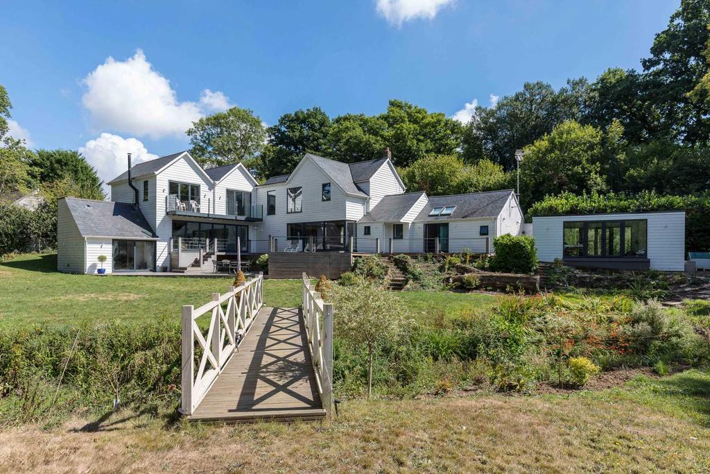 Copsale Road, Maplehurst 5 bed detached house - £1,750,000