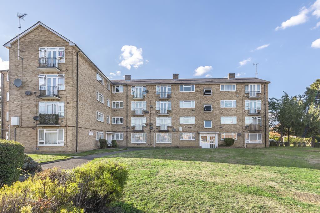 Staines Upon Thames, Stanwell, TW19 1 bed flat - £290,000