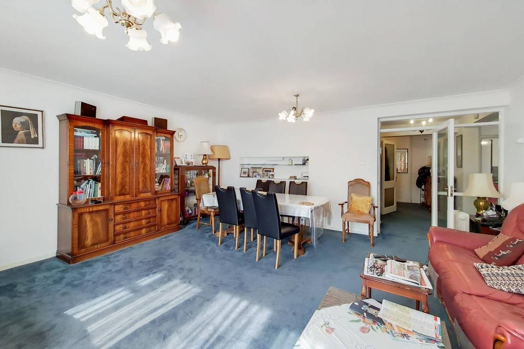 Windermere Hall, Edgware, HA8 2 bed flat for sale - £450,000