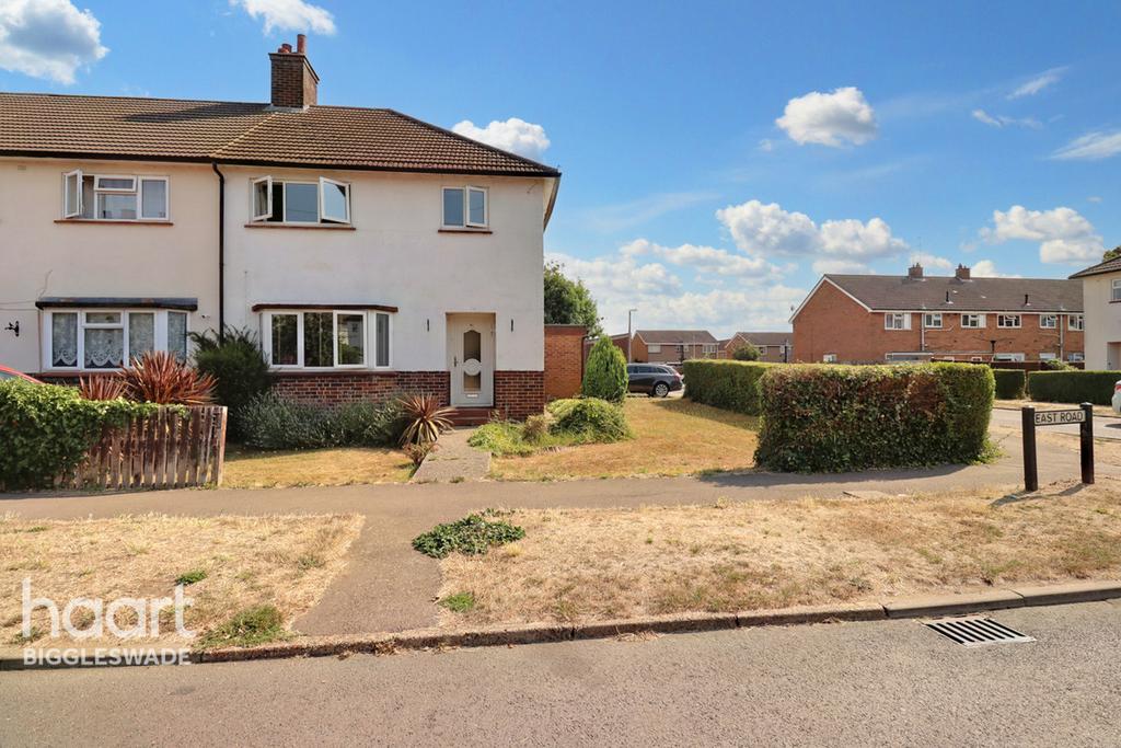 East Road, Sandy 3 bed end of terrace house - £325,000