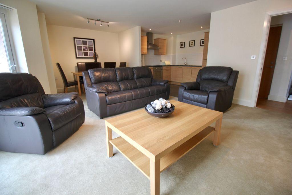 188 Lord Street, Southport PR9 0QG 2 bed apartment - £800 pcm (£185 pw)