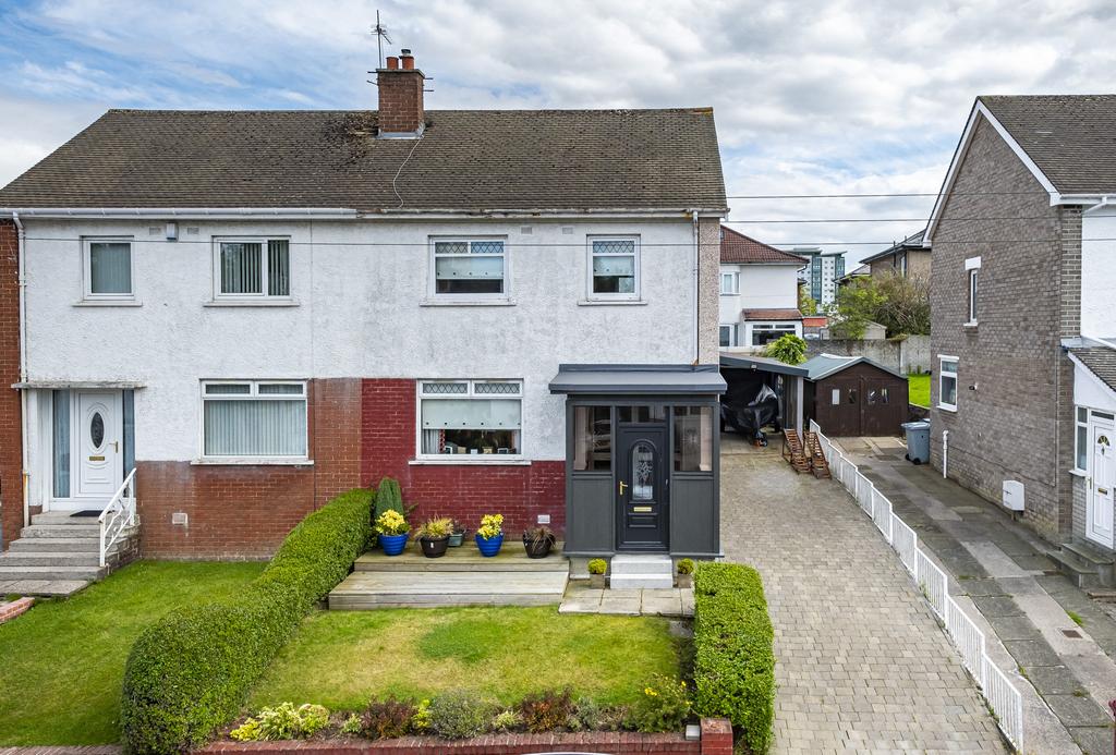 10 Ardbeg Avenue, High Burnside... 3 bed semi-detached house - £165,000