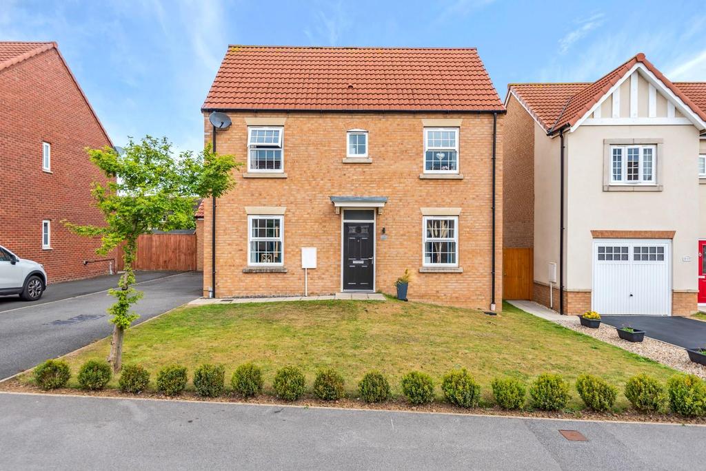 Mill Meadows Lane, Filey 3 bed detached house - £315,000