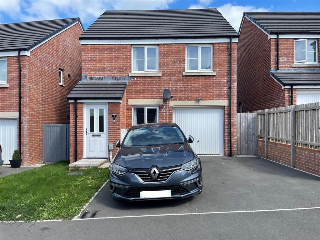 Heol Y Plas, Carway, Kidwelly 3 bed detached house - £215,000