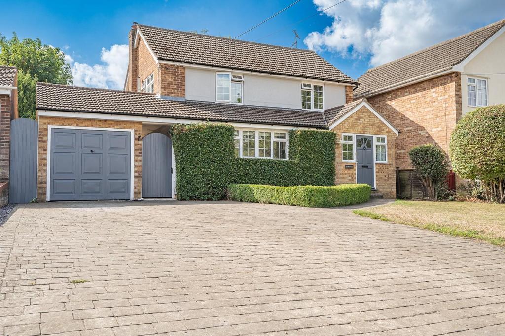 Mill Road Great Bardfield 4 Bed Detached House £725 000
