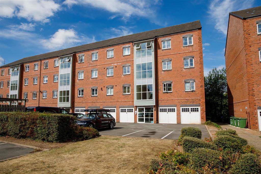 Chandley Wharf, Warwick 2 bed apartment - £195,000
