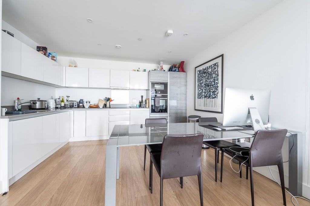 Stockwell, Stockwell, London, SW9 2 bed flat - £2,950 pcm (£681 pw)