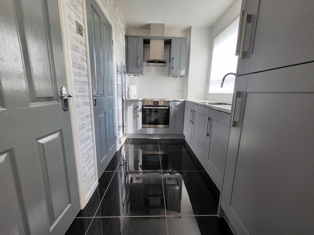 Hill Park Road, Jarrow, Tyne and... 3 bed maisonette - £65,000