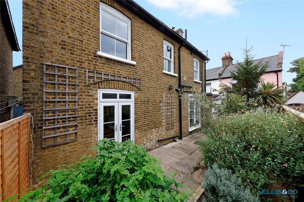 Hendon Lane, Finchley, N3 3 bed detached house - £850,000