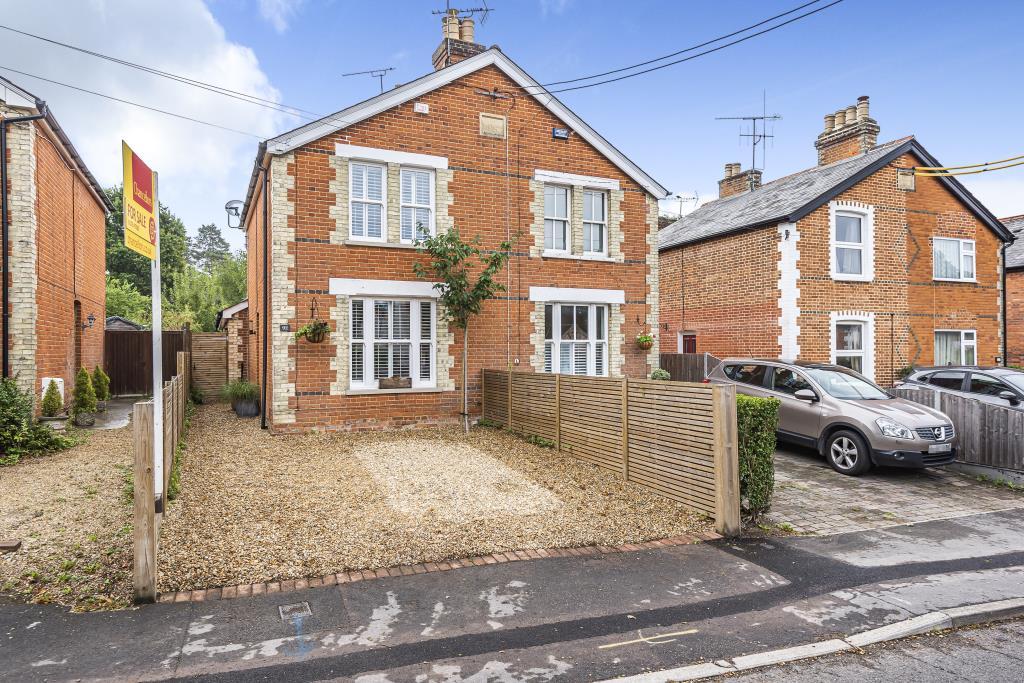 Windlesham, Surrey, GU20 2 bed semi-detached house - £665,000