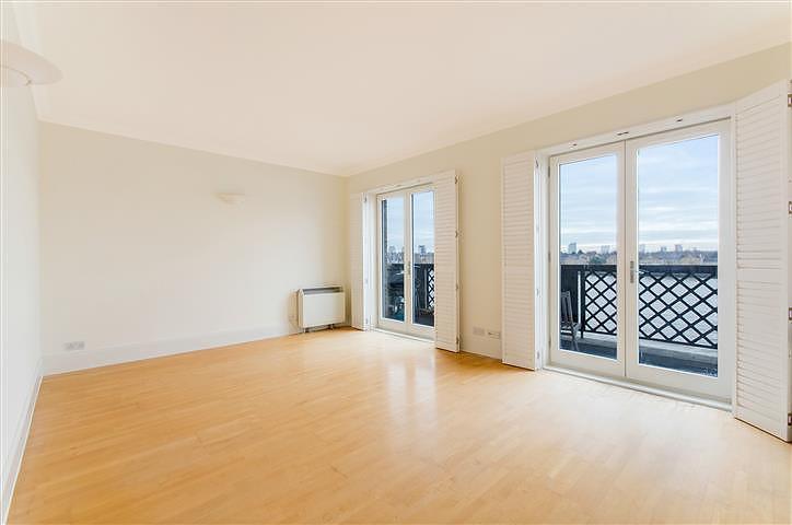 Old Sun Wharf, Narrow Street... 2 bed apartment - £2,145 pcm (£495 pw)