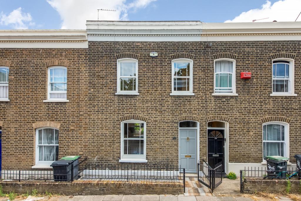 Strickland Street 3 bed terraced house - £2,500 pcm (£577 pw)