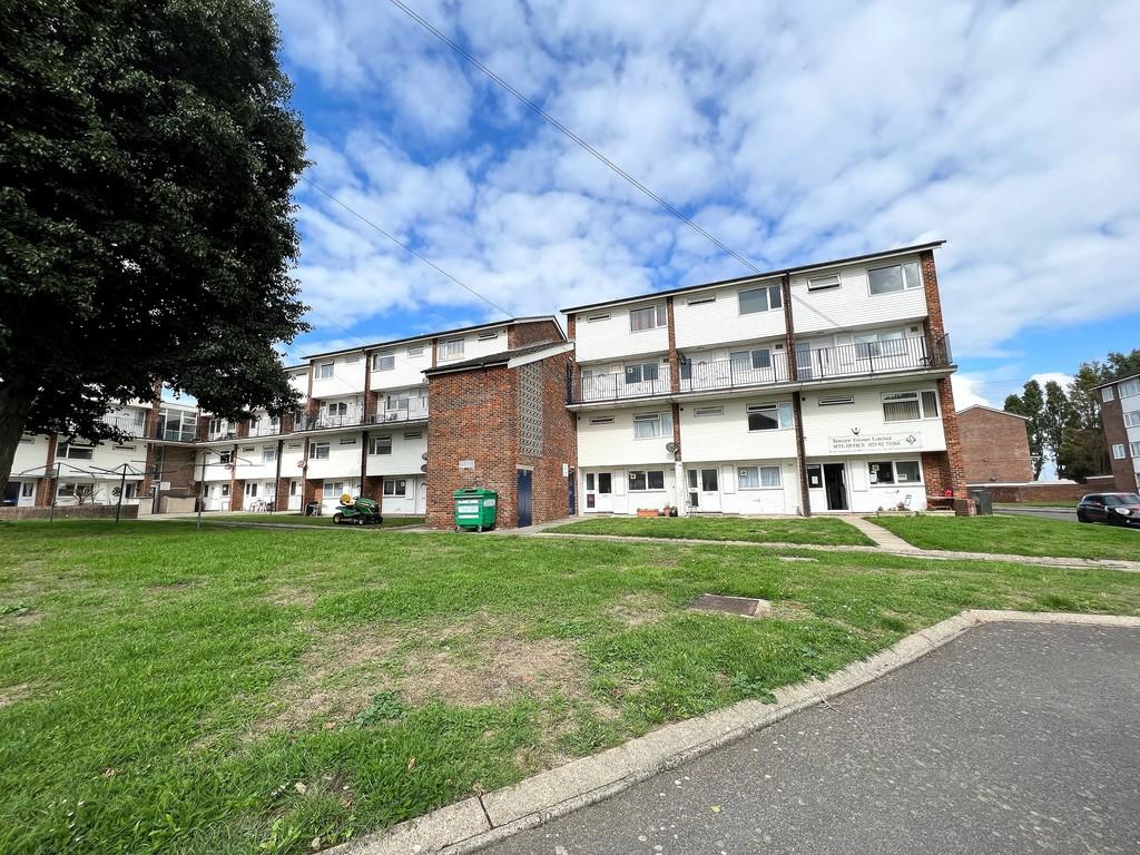 Lumsden Road 3 bed flat - £950 pcm (£219 pw)