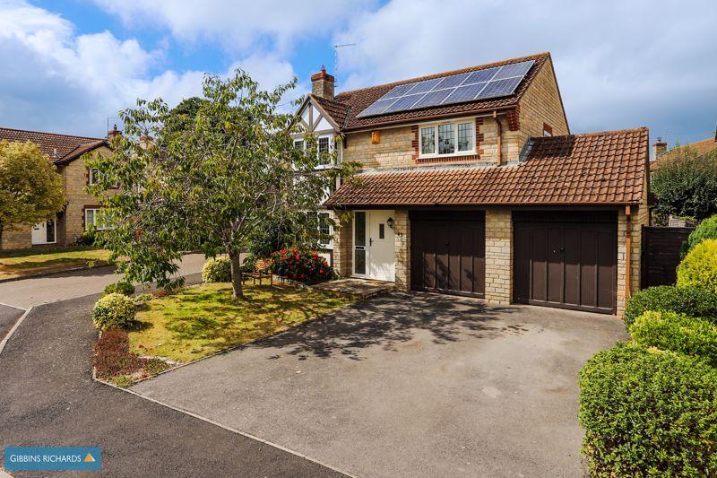 HATCH BEAUCHAMP 4 bed detached house - £500,000