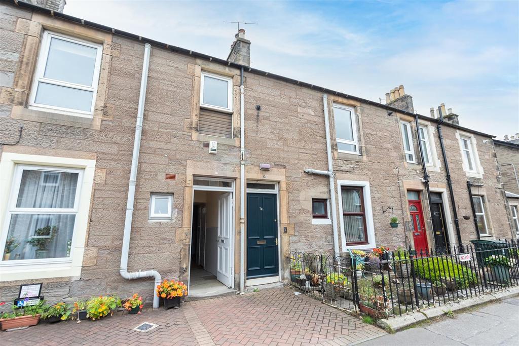 Priory Place, Perth 2 bed flat - £138,000