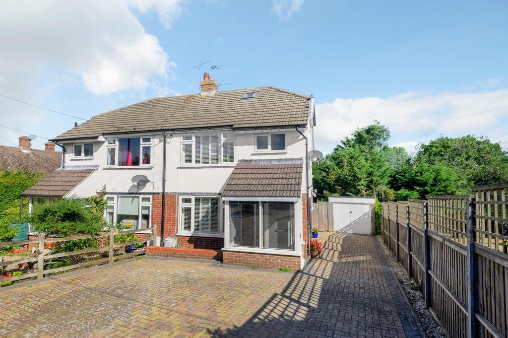 The Ridgeway, Smeeth, Ashford TN25 4 bed semi-detached house - £465,000
