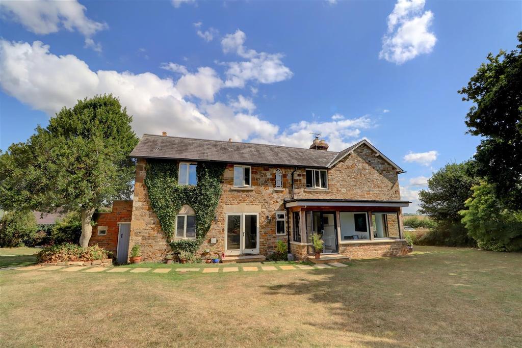 Springfield Farm, Brailes, Banbury 4 bed detached house - £3,500 pcm (£ ...