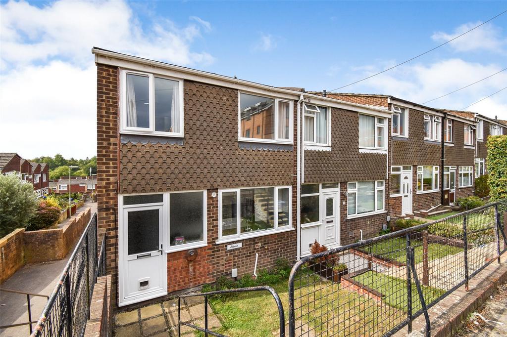 Aldershot GU12 3 bed end of terrace house - £350,000