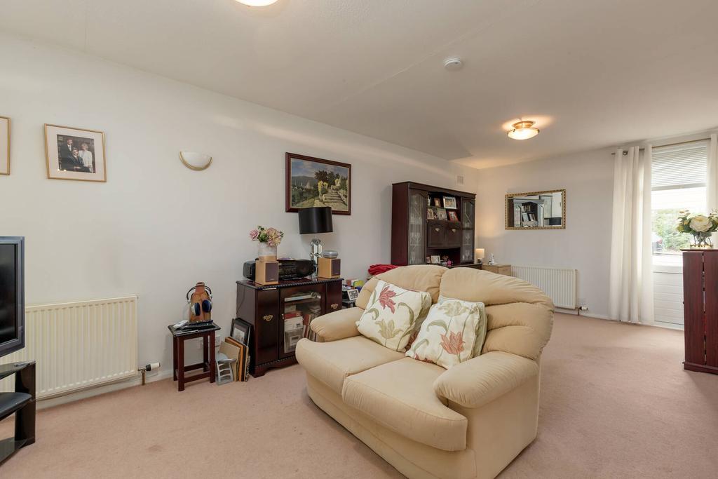 47 Buckstone Crescent, Buckstone... 3 bed detached house - £369,995
