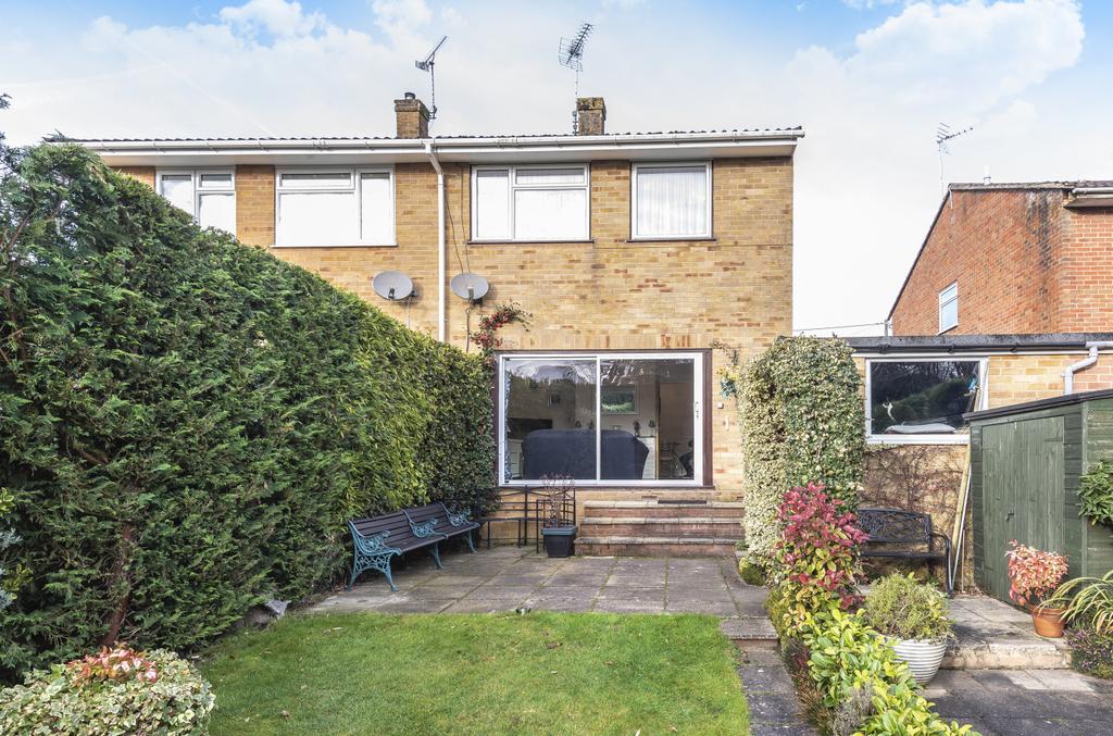 Liphook 3 bed semi-detached house - £425,000