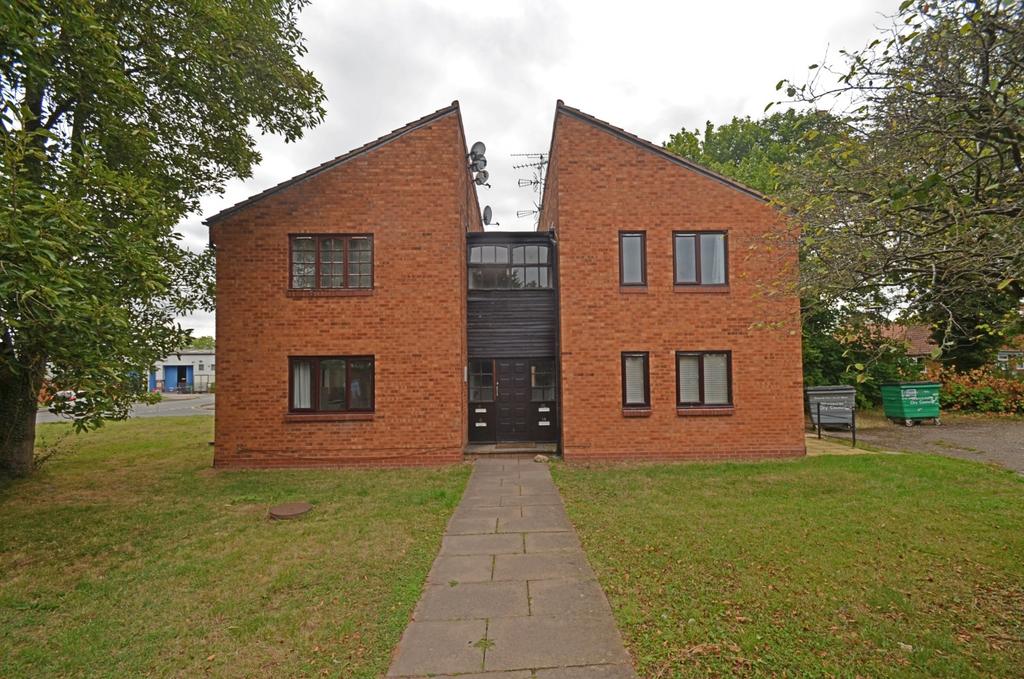 Northleach Close, Worcester, WR4 9XR Studio - £50,000