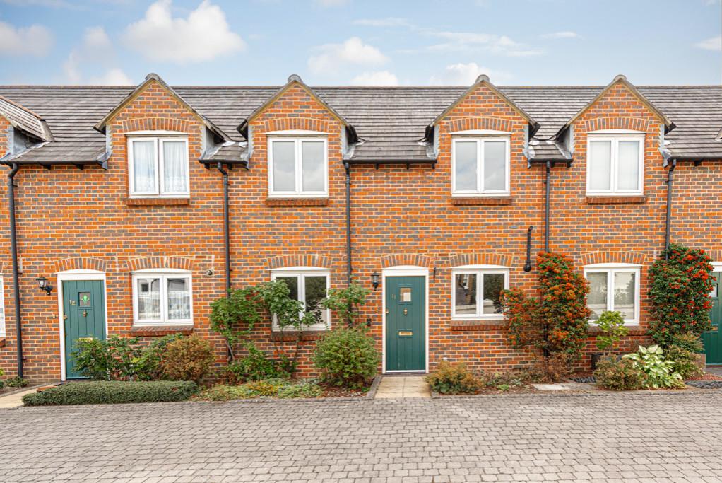 Ashtead Village 3 bed terraced house - £2,350 pcm (£542 pw)