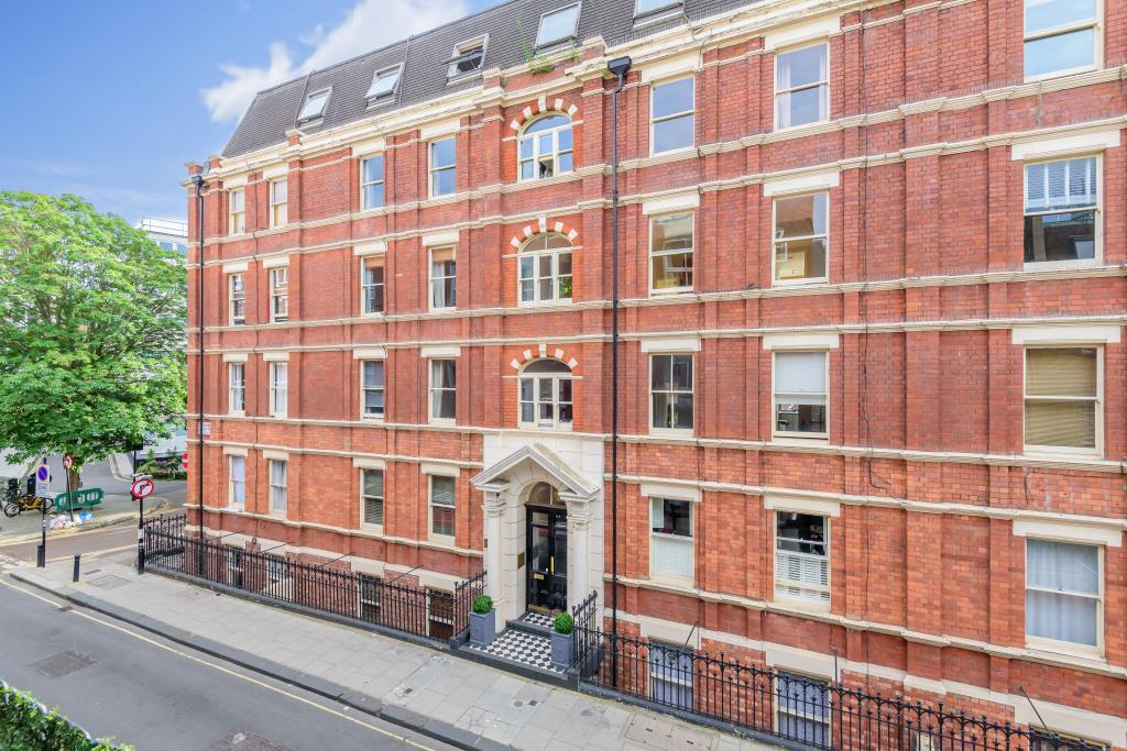 Cleveland Street, London, W1T 2 bed apartment - £3,003 pcm (£693 pw)