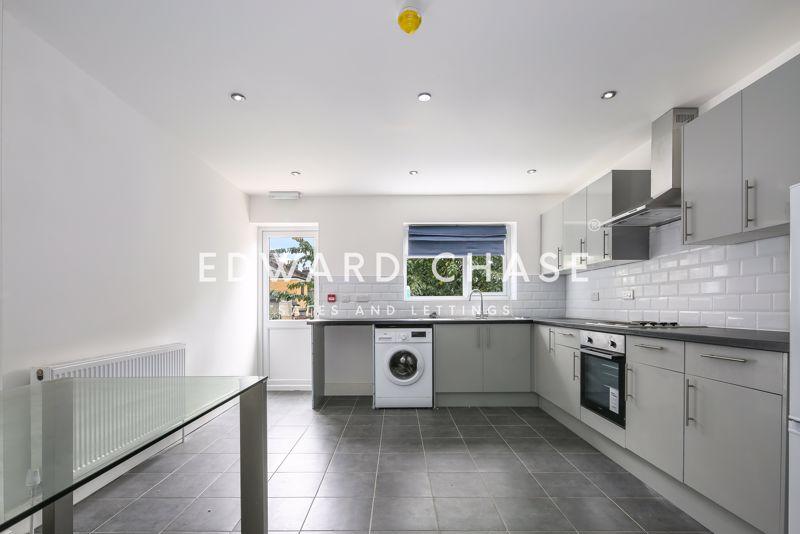 The Drive, Ilford, IG1 1 bed apartment - £1,599 pcm (£369 pw)