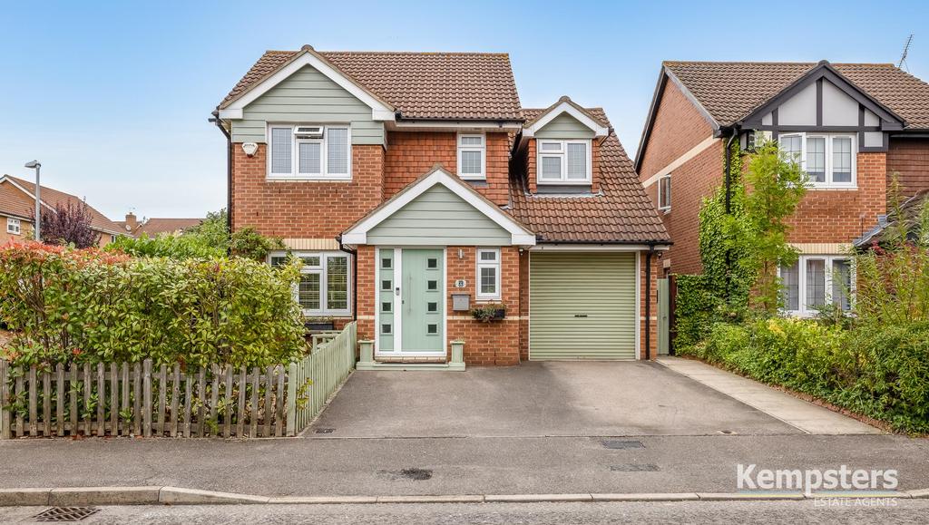 Camden Road, Chafford Hundred, Grays 4 bed detached house - £550,000