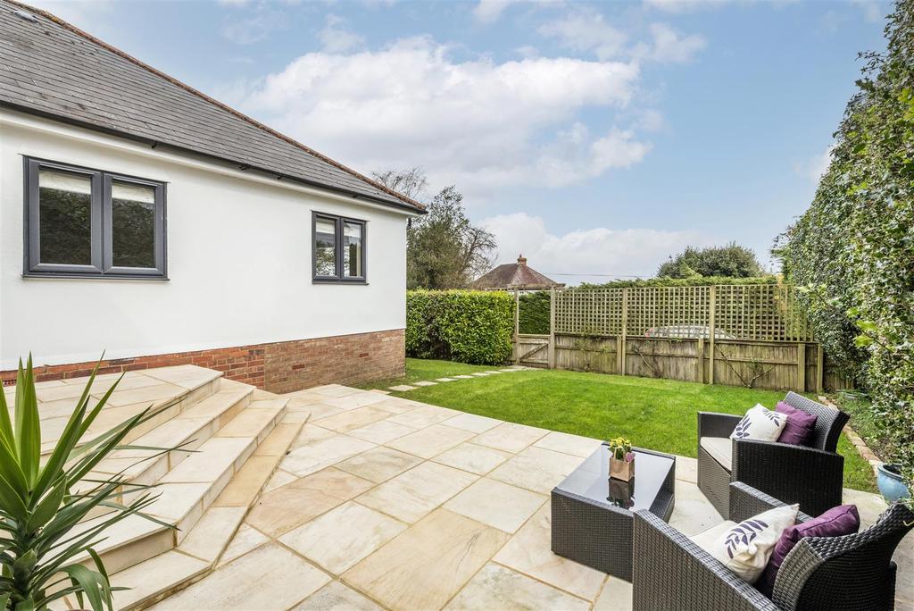 Standen Street, Iden Green, Cranbrook 3 bed house - £1,995 pcm (£460 pw)