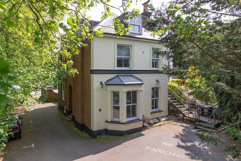 Bridge House, Old Dover Road 1 bed apartment - £190,000