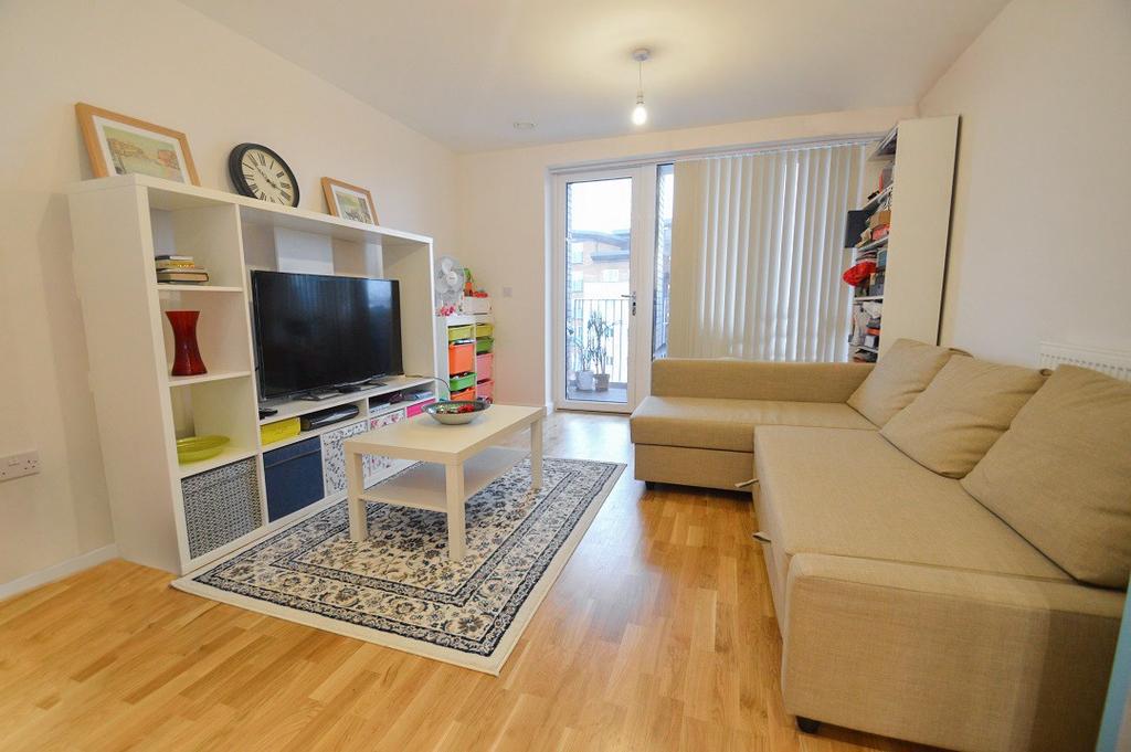 Crossways, Windsor Road, Slough... 1 bed apartment - £1,200 pcm (£277 pw)