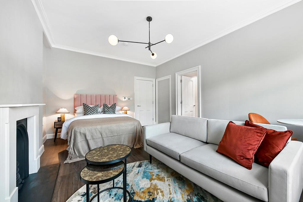 Cranley Place, South Kensington... Studio - £2,275 pcm (£525 pw)
