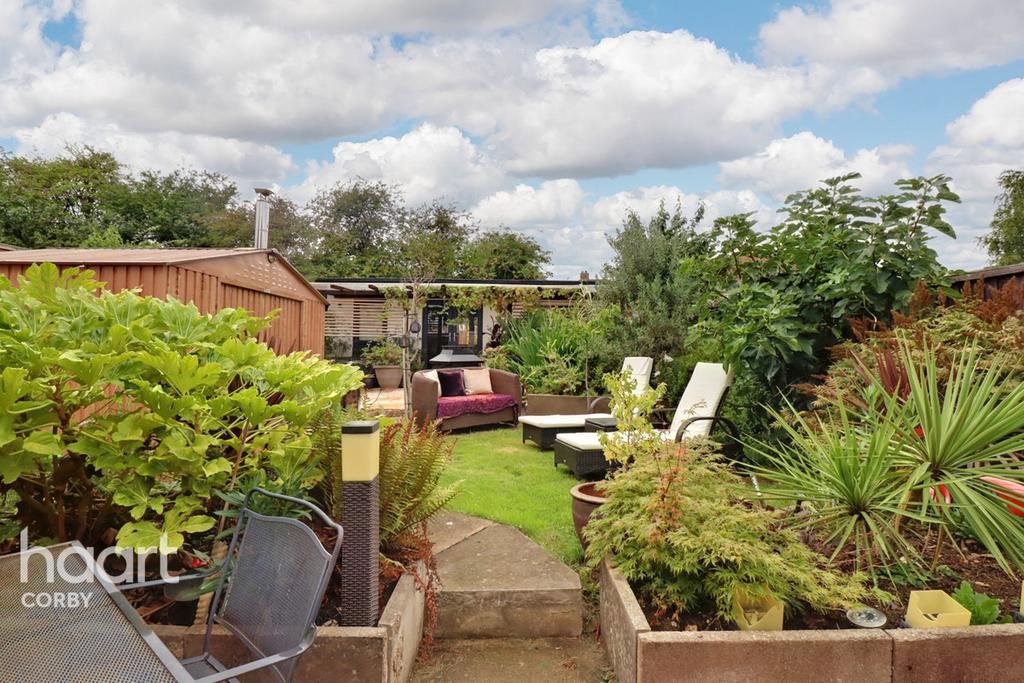 West Glebe Road, CORBY 3 bed semi-detached house for sale - £280,000