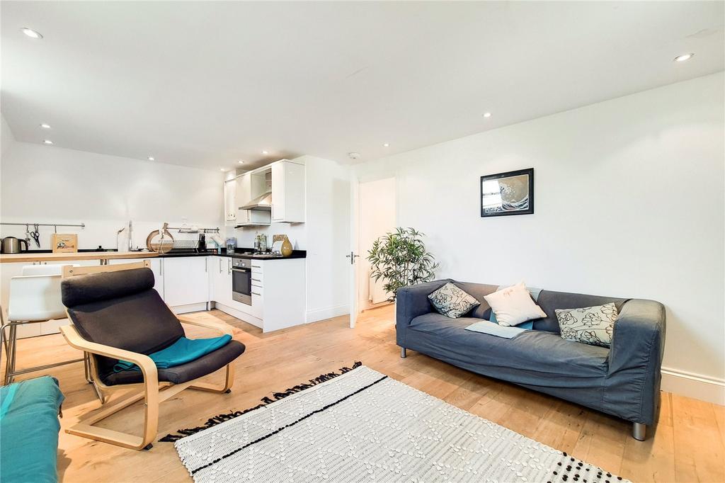 Plender Street, Camden, London 3 bed flat - £3,800 pcm (£877 pw)