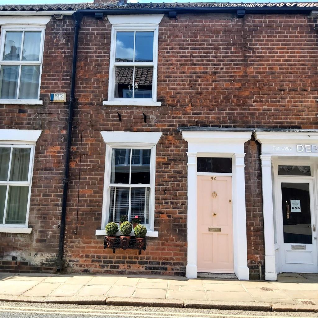 Beverley, HU17 9HL 2 bed terraced house - £875 pcm (£202 pw)