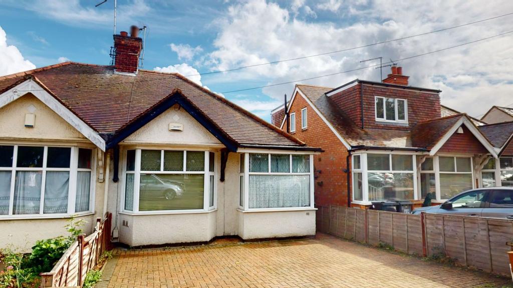 Bants Lane, Northampton NN5 6AJ 2 bed semi-detached bungalow - £210,000