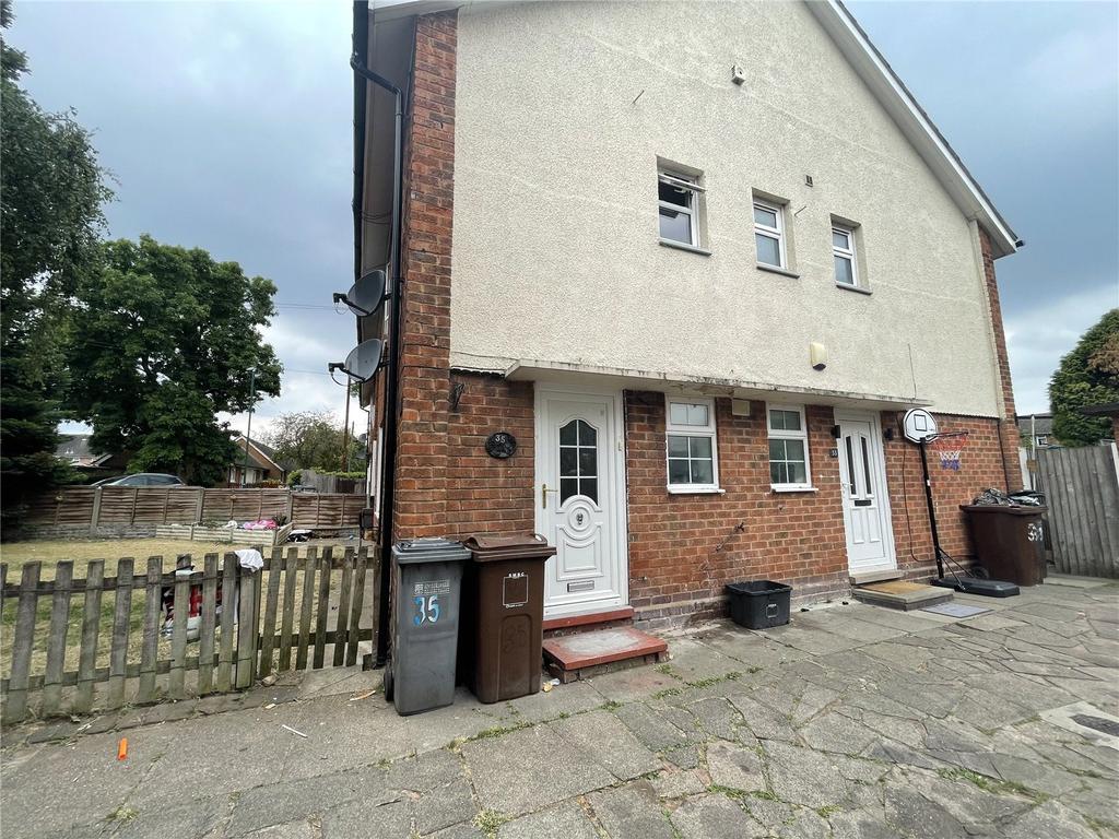 Haselour Road, Kingshurst... 3 bed maisonette - £775 pcm (£179 pw)