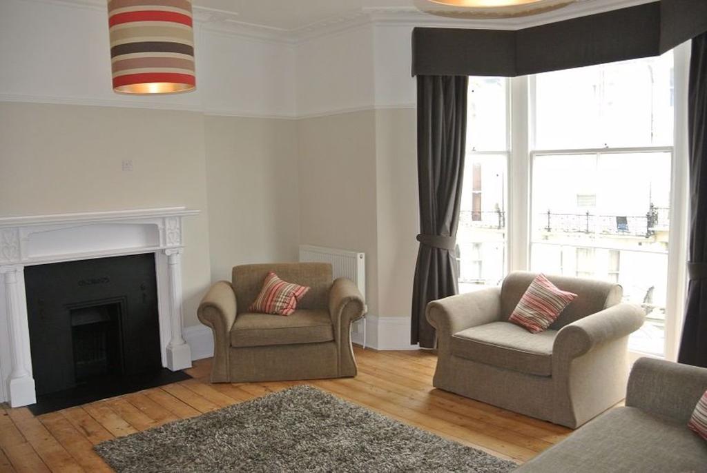 Powis Road, Brighton BN1 3HJ 1 bed flat - £1,100 pcm (£254 pw)