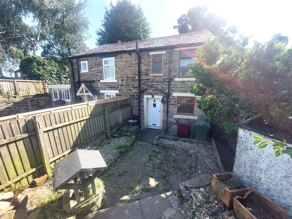 Lea Gate, Bolton, BL2 2 bed terraced house - £775 pcm (£179 pw)