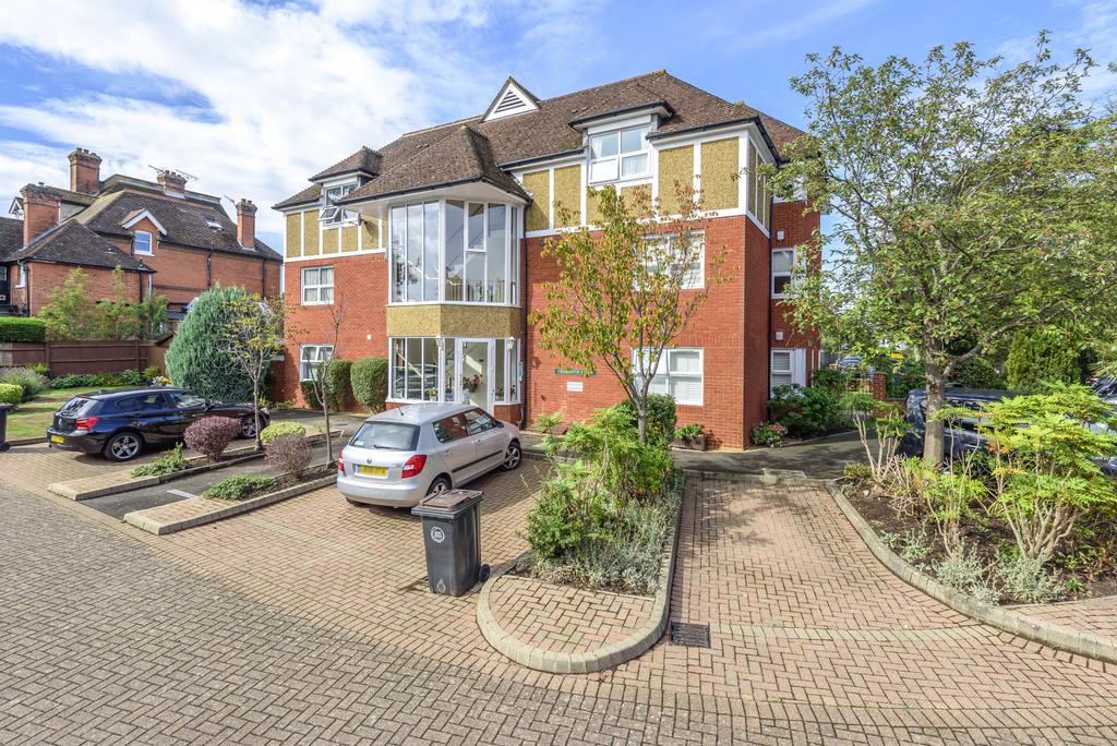 Foley Mews, Claygate, KT10 2 bed flat for sale - £540,000