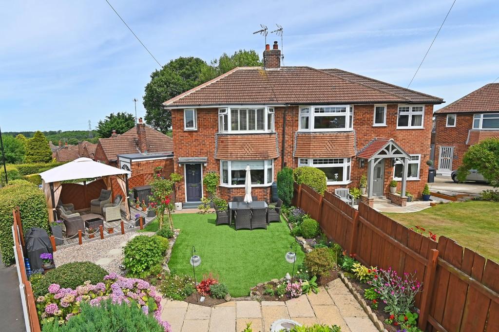 Hill Top Mount, Harrogate 3 bed semi-detached house - £295,000