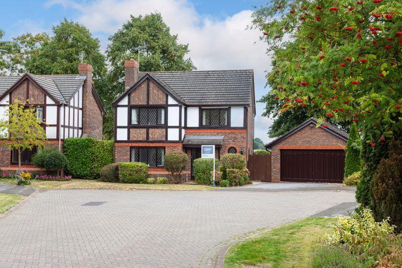 St. Josephs Way, Nantwich 4 bed detached house - £525,000